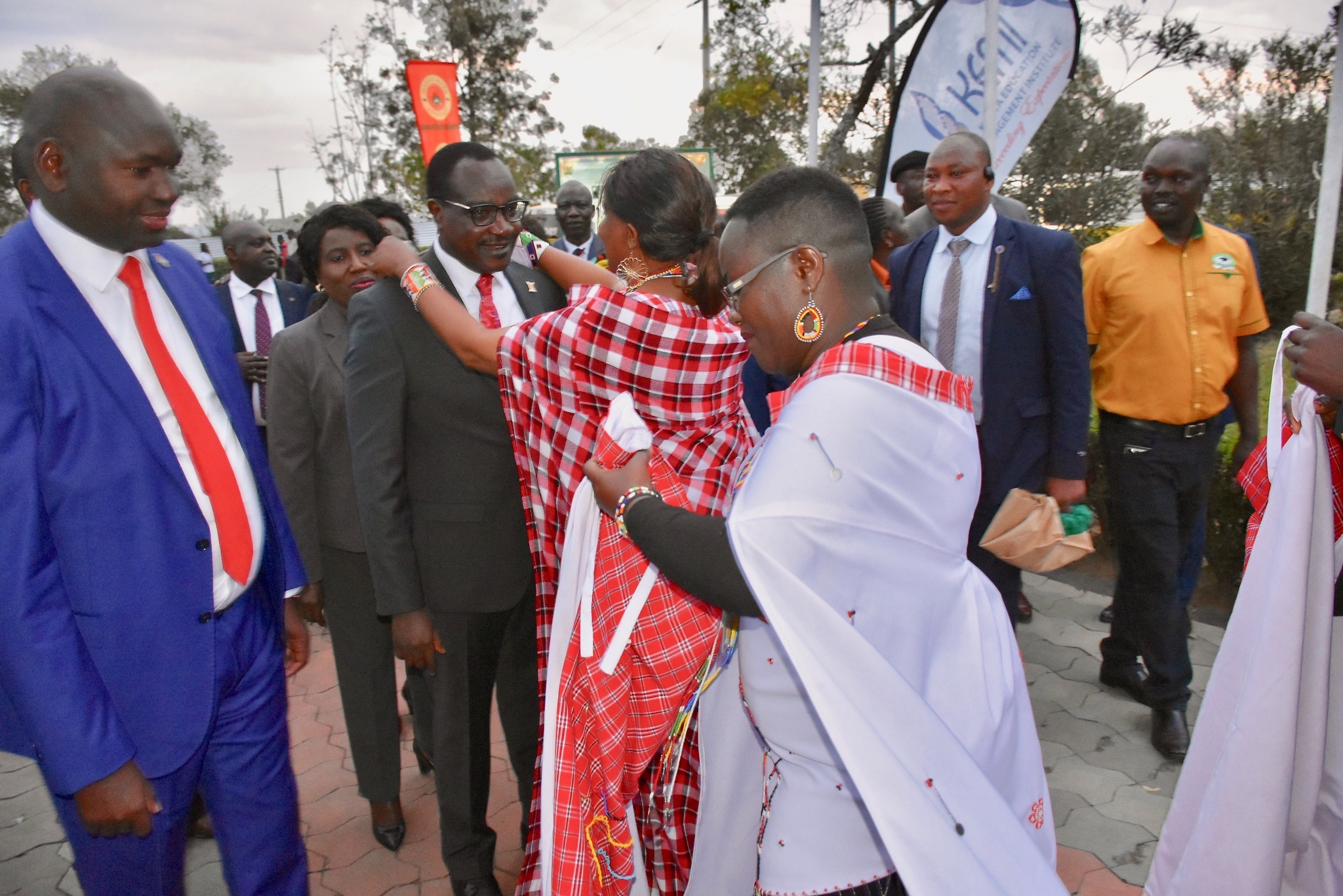 ELIMU MASHNANI, NAROK